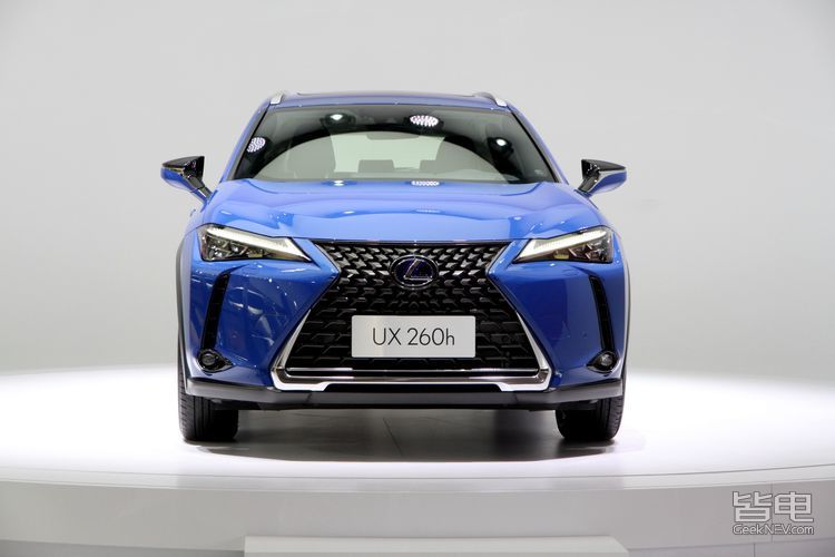 雷克萨斯UX260h国内首发 “两田”由B级车打到入门级SUV｜皆电