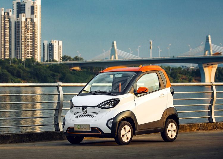 2019款宝骏E100/E200上市 续航升级车价微涨｜皆电