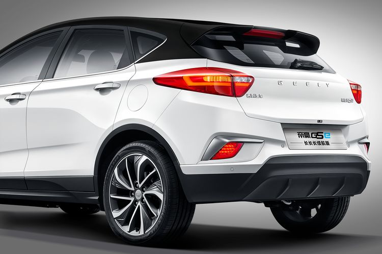 吉利帝豪GSe长续航版上市 售价11.98万起/综合续航400km+｜皆电