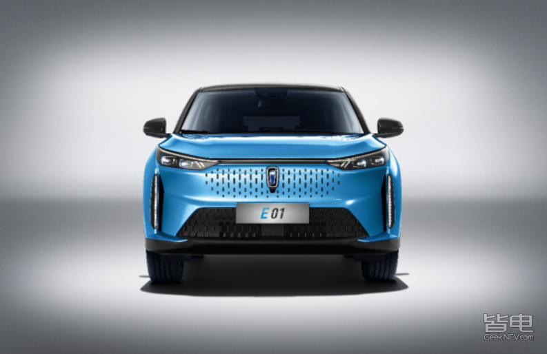 奔腾E01内饰官图曝光 双联大屏很奔驰｜皆电