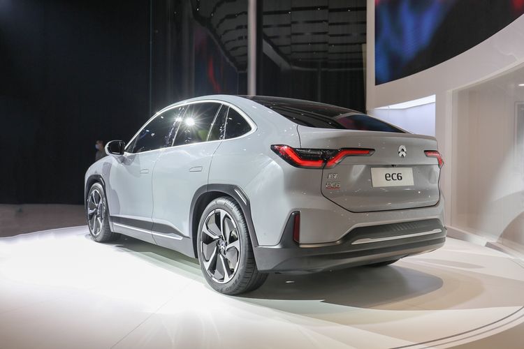 蔚来EC6实拍解析！36.8万起/收割年轻人的轿跑SUV｜皆电